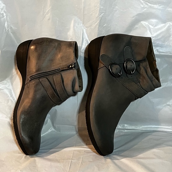 Dansko | Shoes | Women Dansko Shoes Never Been Worn Awesome Price ...